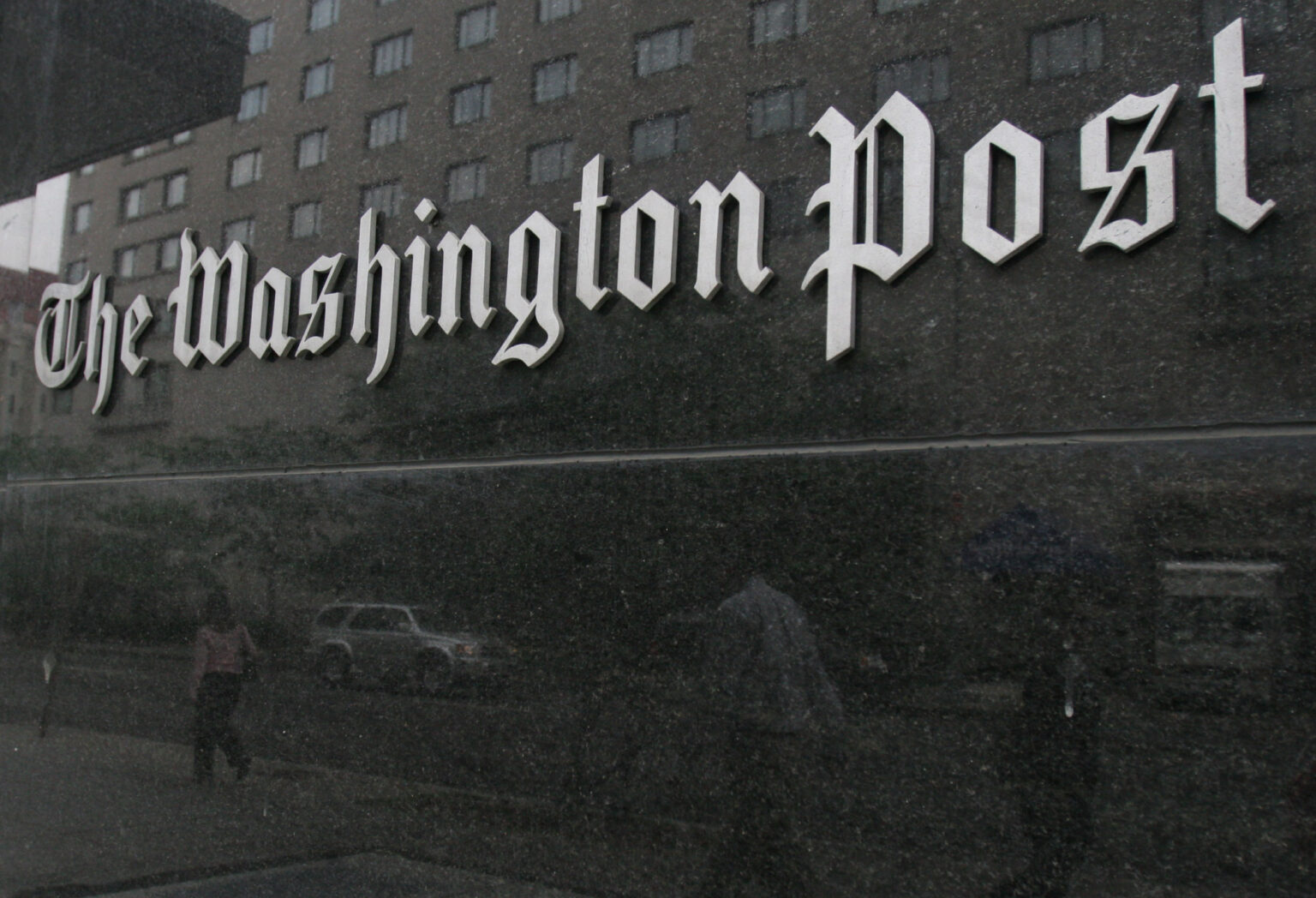 Jeff Bezos' Effort to Push Washington Post Right Not Working