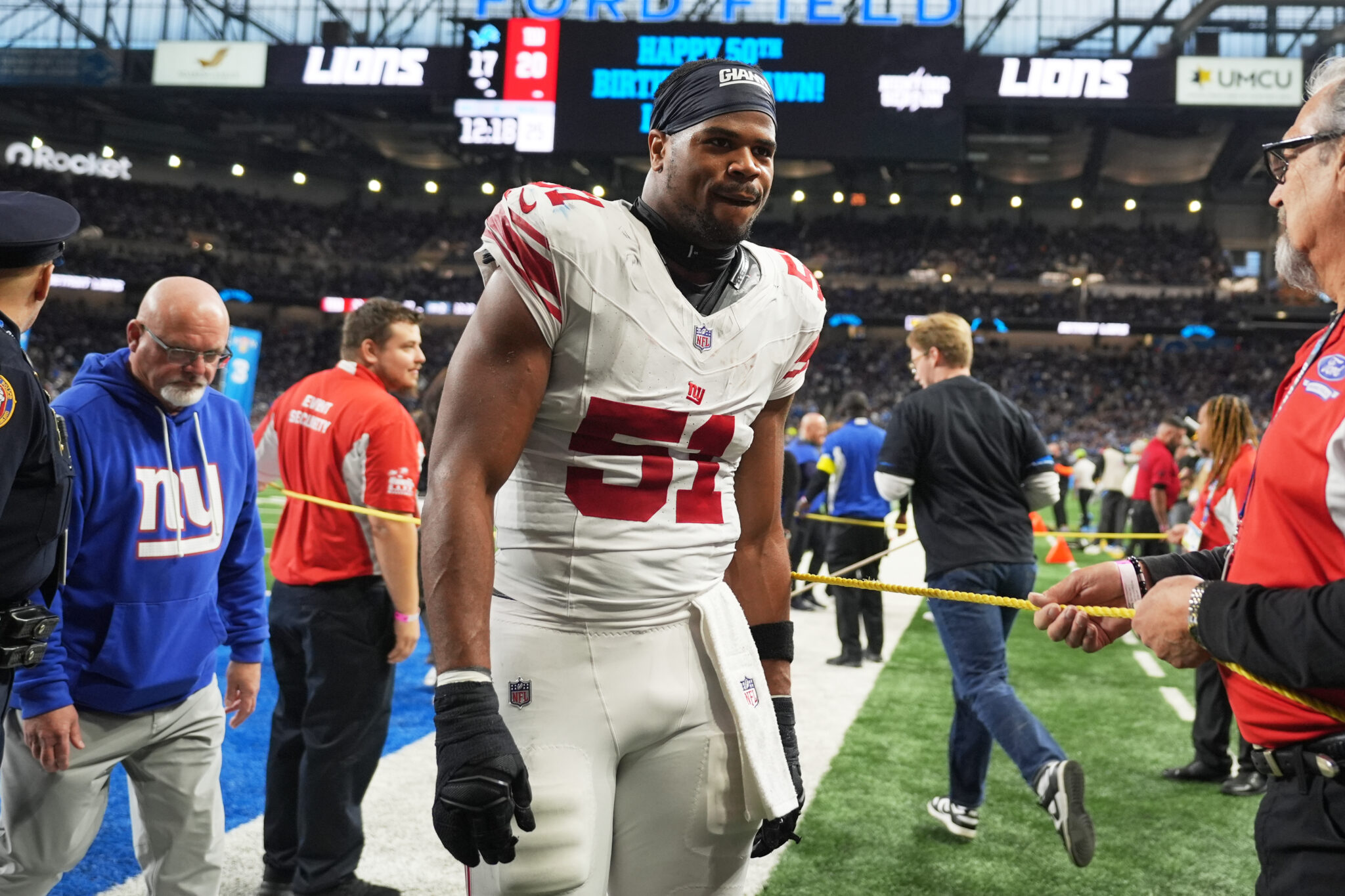 NFL Twitter Falls for Fake Report About Giants' Abdul Carter