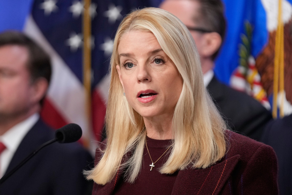 Trump Complains Pam Bondi Is 'Weak,' Says WSJ Shock Report